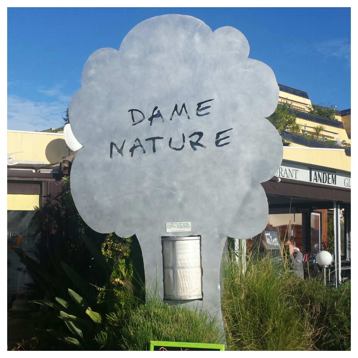 Dame Nature : et au milieu coule un restaurant heureux…. - Blog mode ...